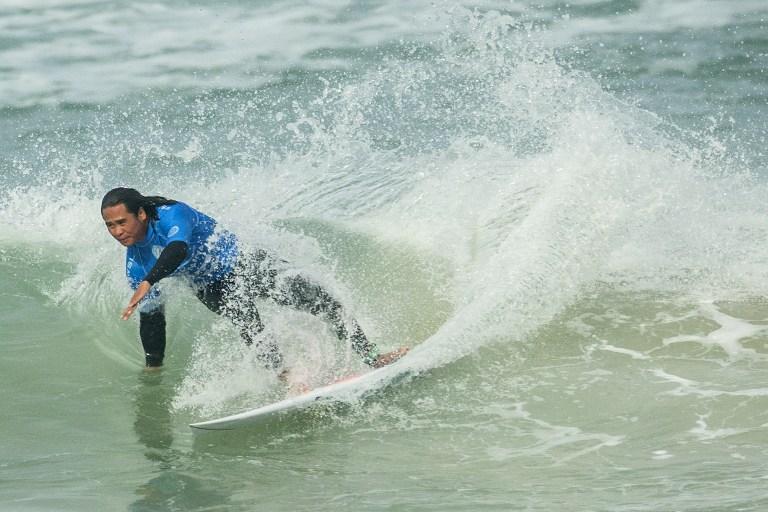 Pinoy surfer wows at int'l competition | Photos | GMA News Online