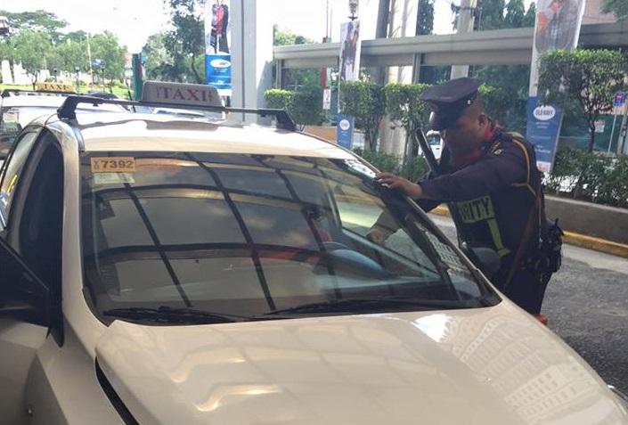 Another taxi driver goes viral for rude, reckless behavior | GMA News ...