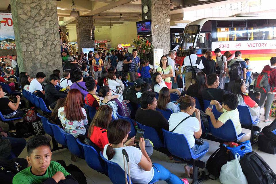 EDSA rush-hour ban on provincial buses starts on August 15, 2018 | GMA ...