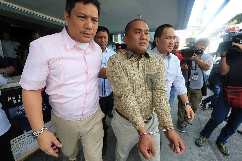 Accused Batangas mayor surrenders to NBI | Photos | GMA News Online