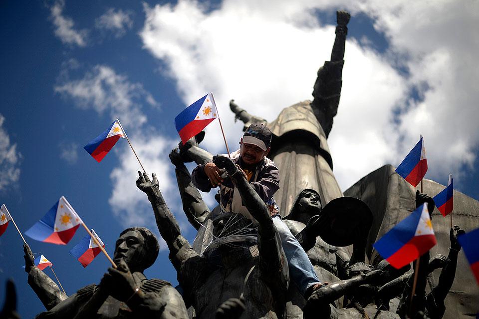 PNoy to lead 30th anniversary of People Power revolution | Photos | GMA ...