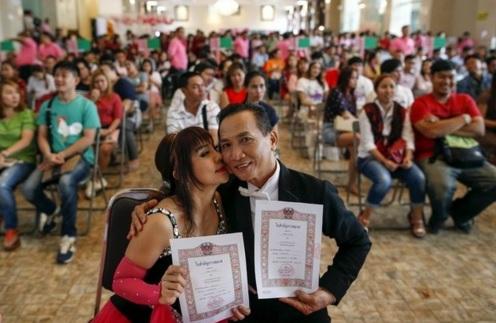 How the world marked Valentine's Day | GMA News Online