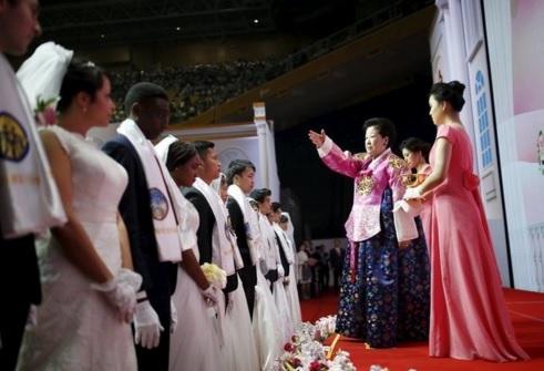 3,000 couples in Unification Church mass wedding | GMA News Online