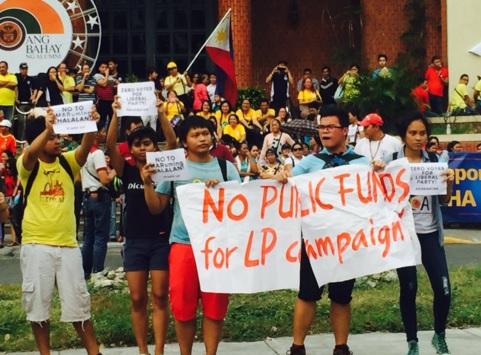 UP student asks: Why were we considered threats to Roxas-Robredo's ...