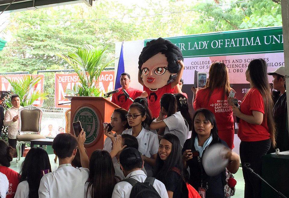 Rousing welcome awaits Miriam at Valenzuela school | Photos | GMA News ...