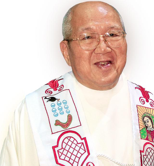 Bishop Julio Labayen dies, he was 90 | GMA News Online
