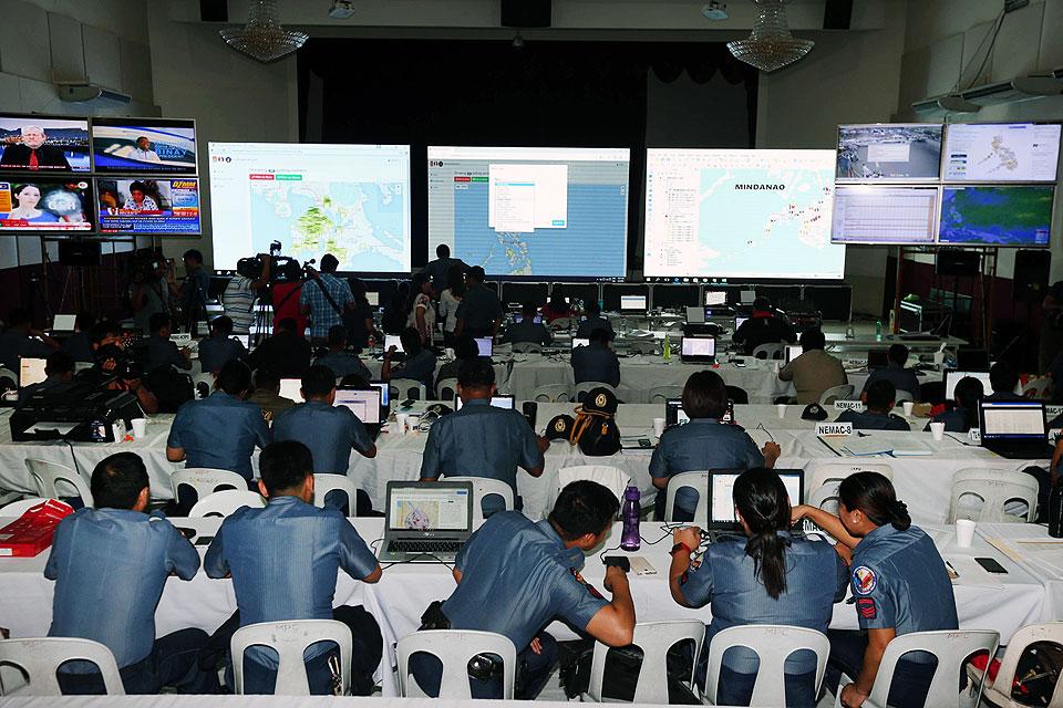 PNP opens poll monitoring center | Photos | GMA News Online