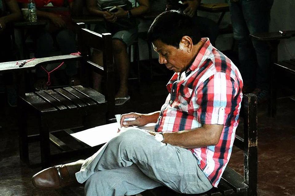 Duterte extends hand of healing to opponents | GMA News Online