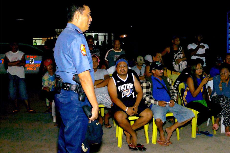 Isabela PNP enforces ban on drinking in public | Photos | GMA News Online