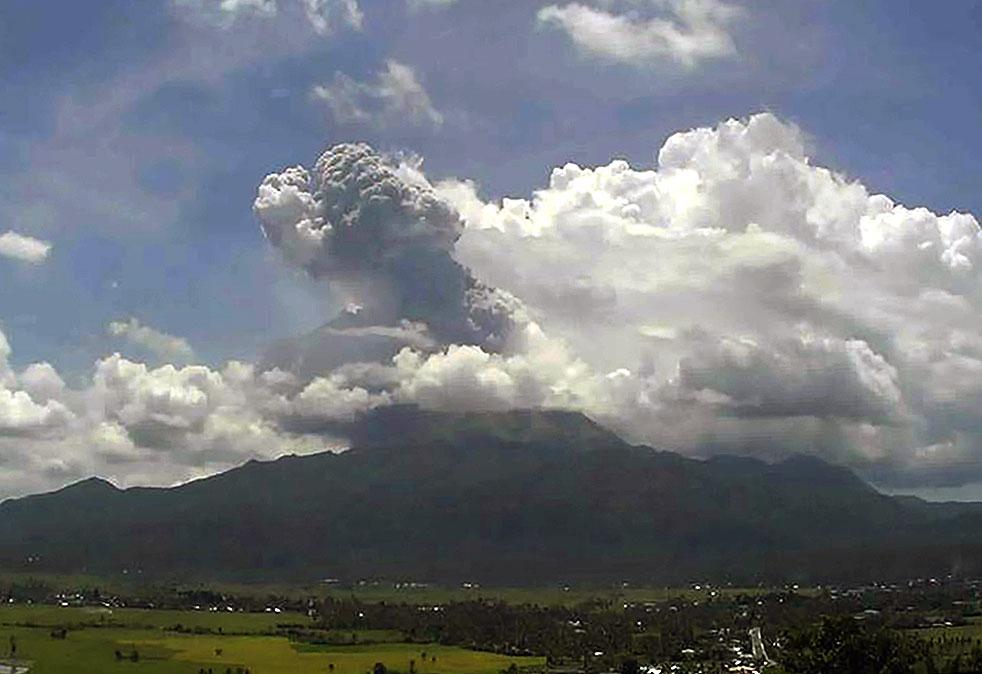 Low-level alert hoisted as Mount Bulusan spews ash Thursday | GMA News ...