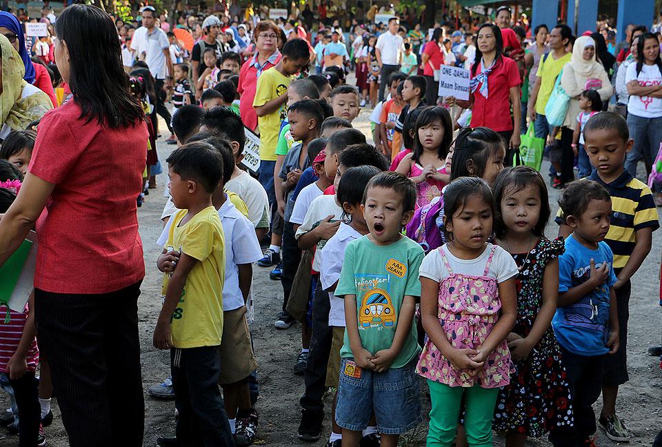 DepEd to parents: Follow Grade 1 age requirement, enroll kids in ...