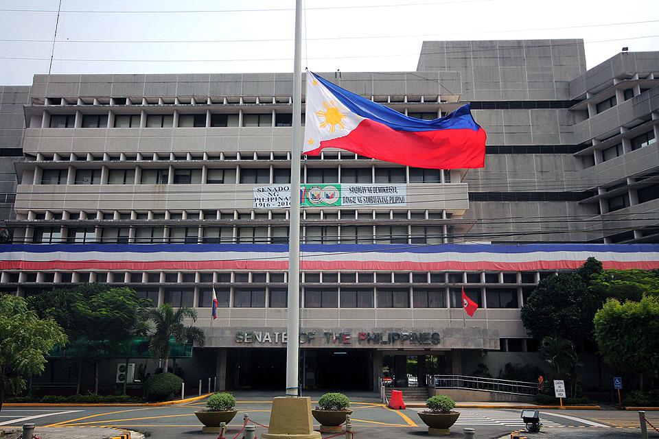 Incumbent and former senators pay tribute to Maceda | GMA News Online