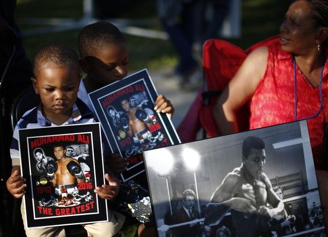 Last goodbye to Muhammad Ali culminates with emotional memorial service ...