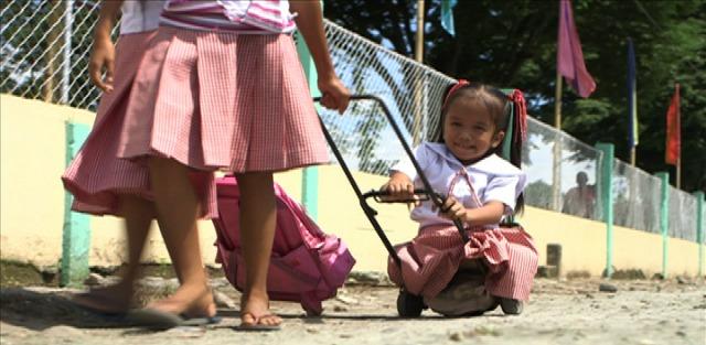 Ang paggapang para sa kinabukasan ng isang 9-taong-gulang na bata | GMA ...