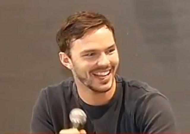 Hollywood actor Nicholas Hoult, nag-iipon ng lakas ng loob para tikman ...