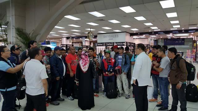 24 more retrenched OFWs on their way home from Saudi Arabia | GMA News ...