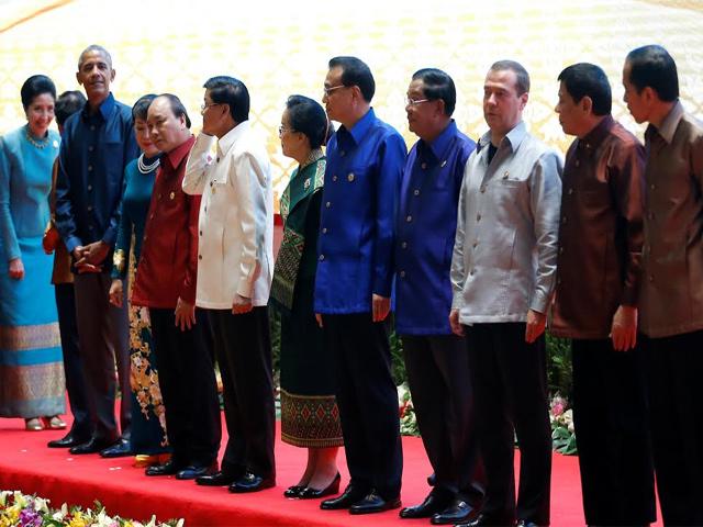 Duterte at the ASEAN Summit Gala Dinner | GMA News Online