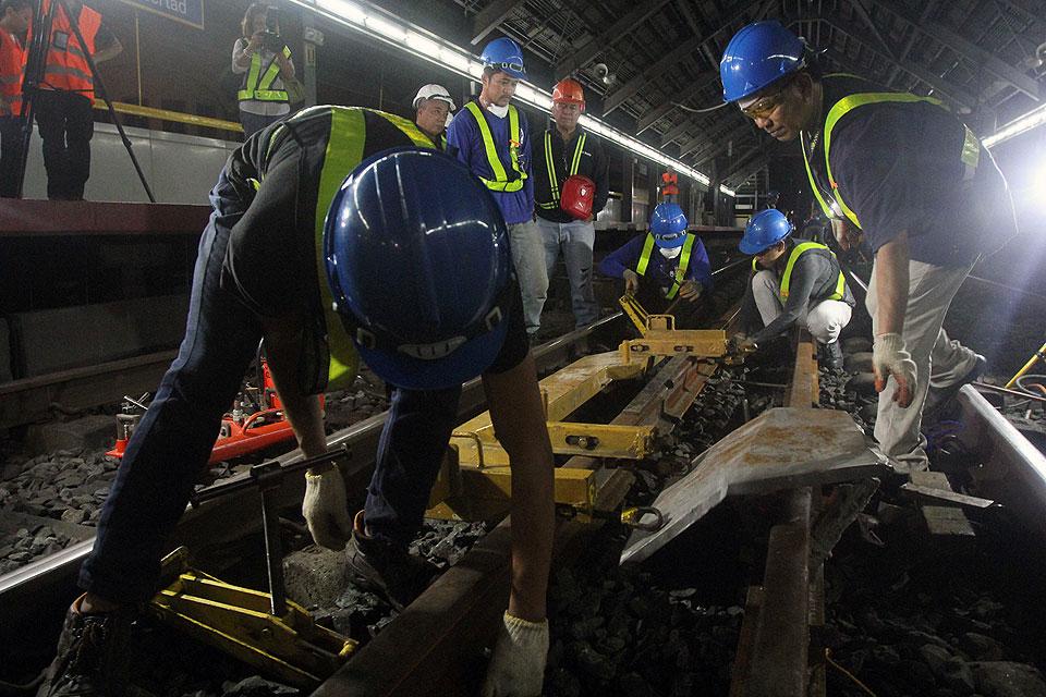 LRT rail replacement starts | Photos | GMA News Online