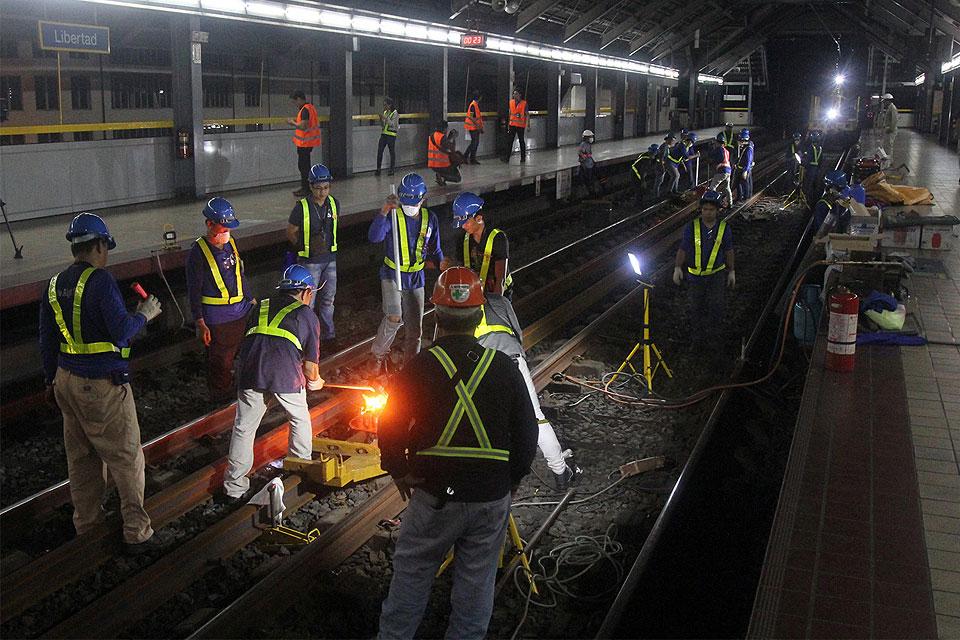 LRT rail replacement starts | Photos | GMA News Online