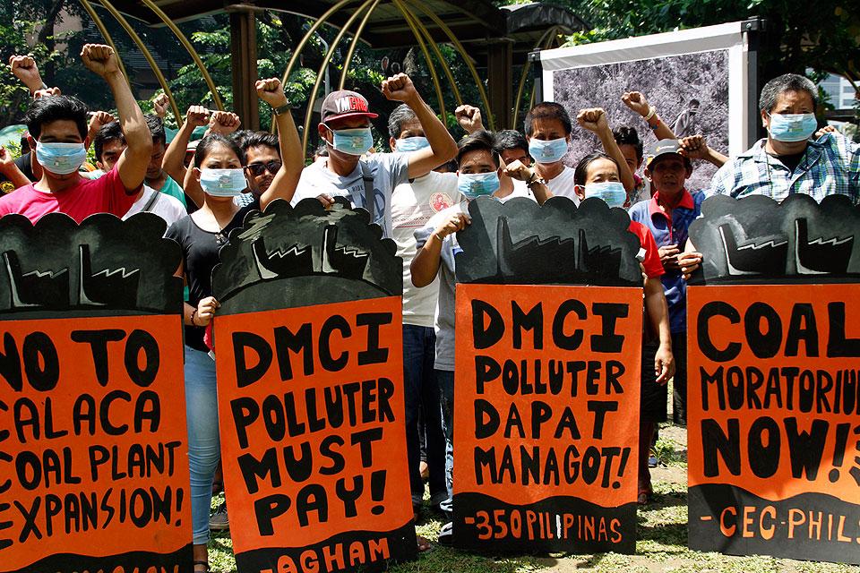 Anti-Calaca power plant activists gather at Baclaran church | Photos ...