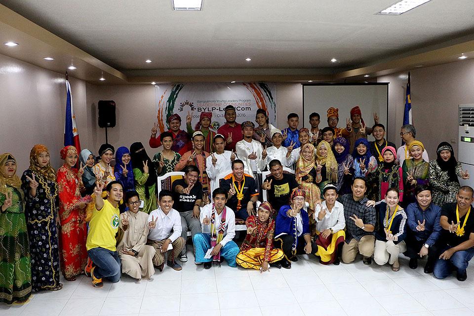 ARMM launches young leaders program | Photos | GMA News Online