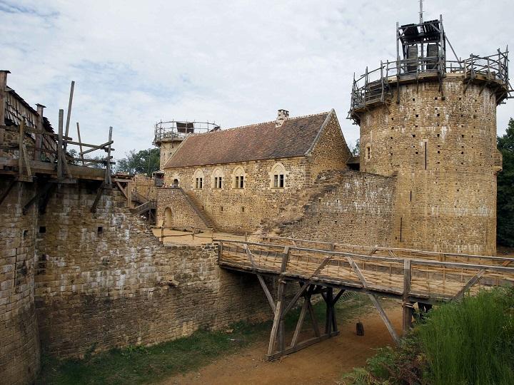 Builders go back in time to construct castle the medieval way | GMA ...