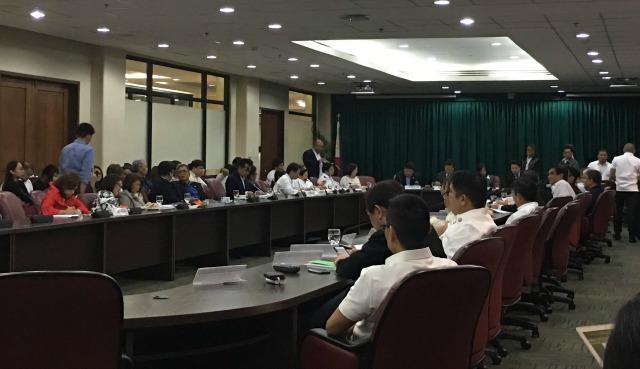 2 former SC justices favor economic Cha-cha | GMA News Online