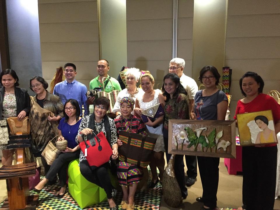 FilipinaZ pre-Christmas bazaar aims to help communities in need | GMA ...