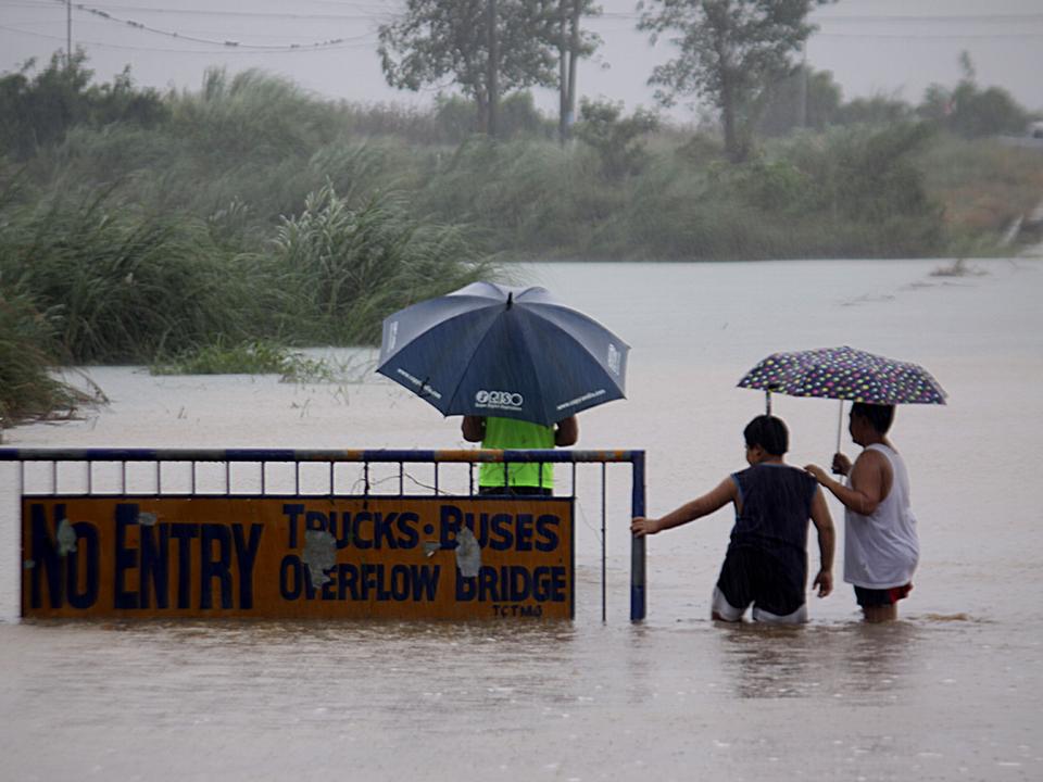 Pinacanawanan River in Cagayan overflows, causes flooding | GMA News Online