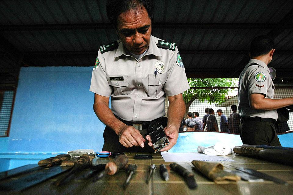 BuCor conducts Oplan Galugad at NBP | Photos | GMA News Online