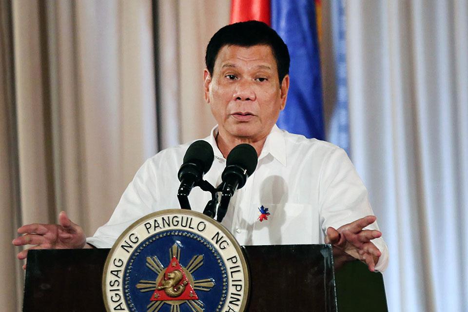 De Lima Links Dip In Dutertes Trust Ratings To Killings Gma News Online