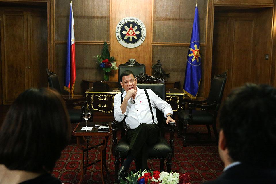 Duterte hopes SC lifts order vs. curfew for minors | GMA News Online Duterte hopes SC lifts order vs. curfew for minors | GMA News Online