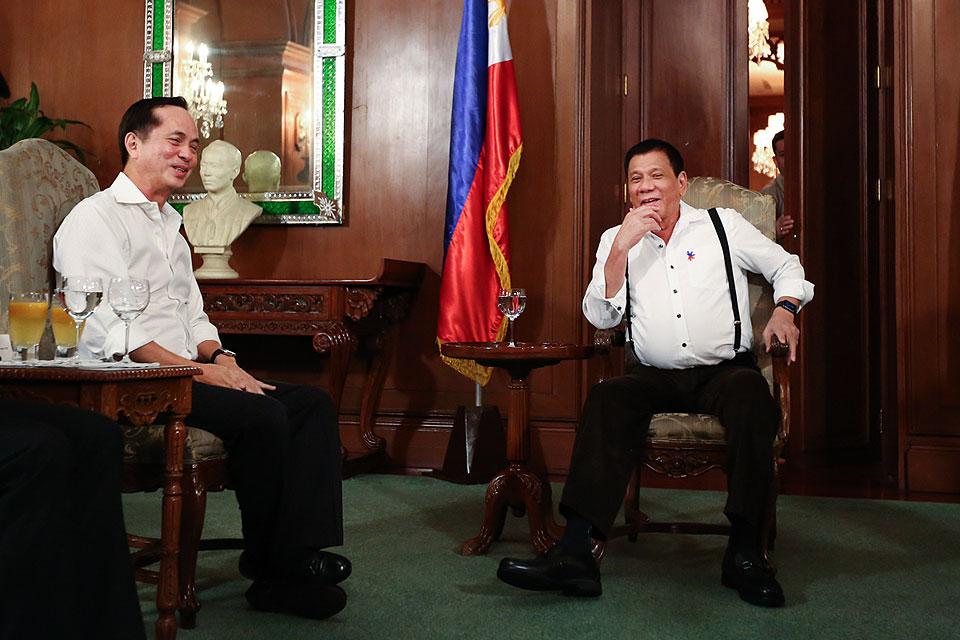 TV network top exec pays courtesy call on Duterte - PPD | Photos | GMA ...