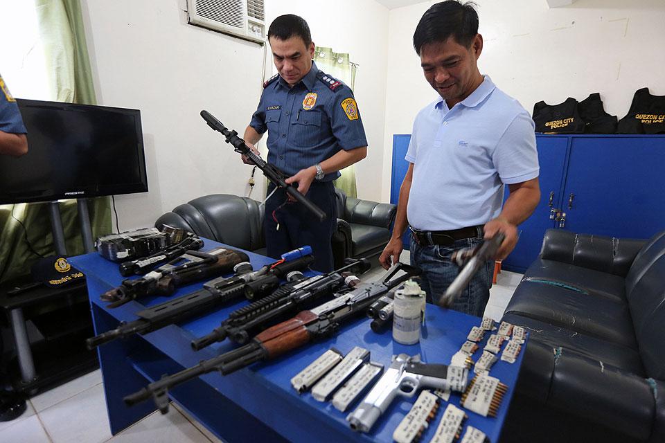 QCPD seizes firearms, shabu in anti-drug raid - GMA News | Photos | GMA ...