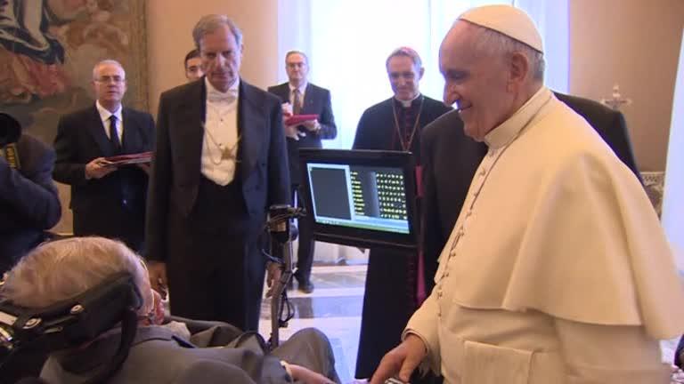 Pope Francis meets Stephen Hawking at Vatican science meeting | GMA ...