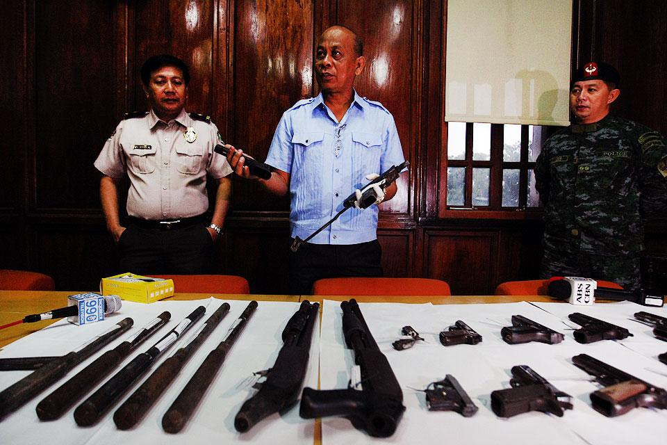 Oplan Galugad at Bilibid yields assorted weapons | Photos | GMA News Online