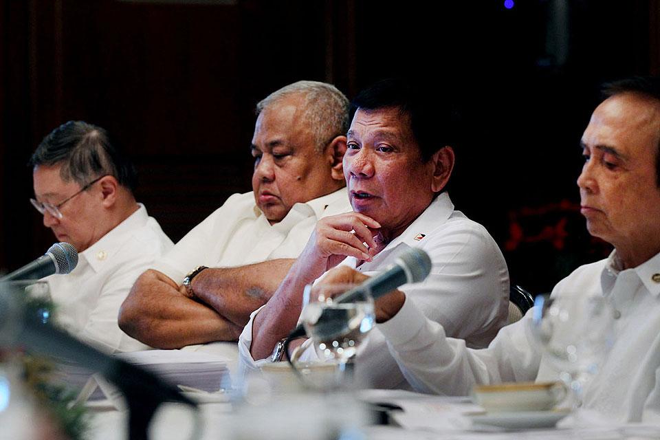 Duterte spends an hour on treadmill to stay healthy, admits to ...