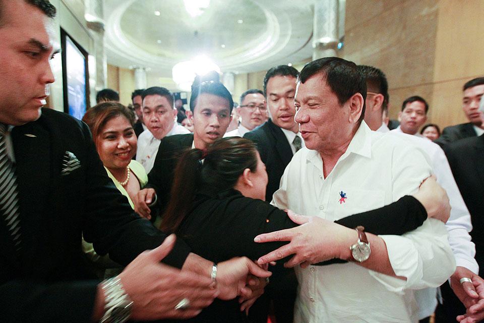 Duterte told to prioritize career officers over political appointees in ...