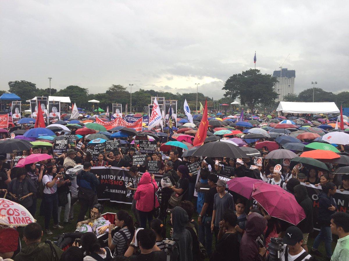 Protesters brave rains at Luneta rally vs. Marcos burial | GMA News Online