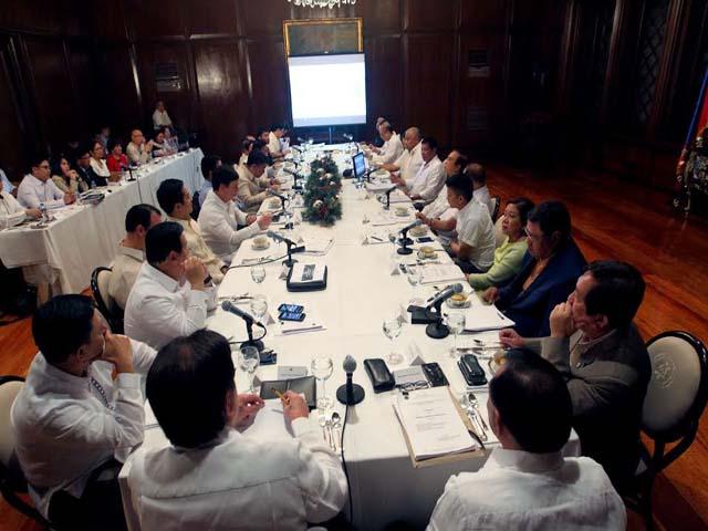 Duterte discussed war on drugs in meeting with lawmakers –Palace | GMA ...