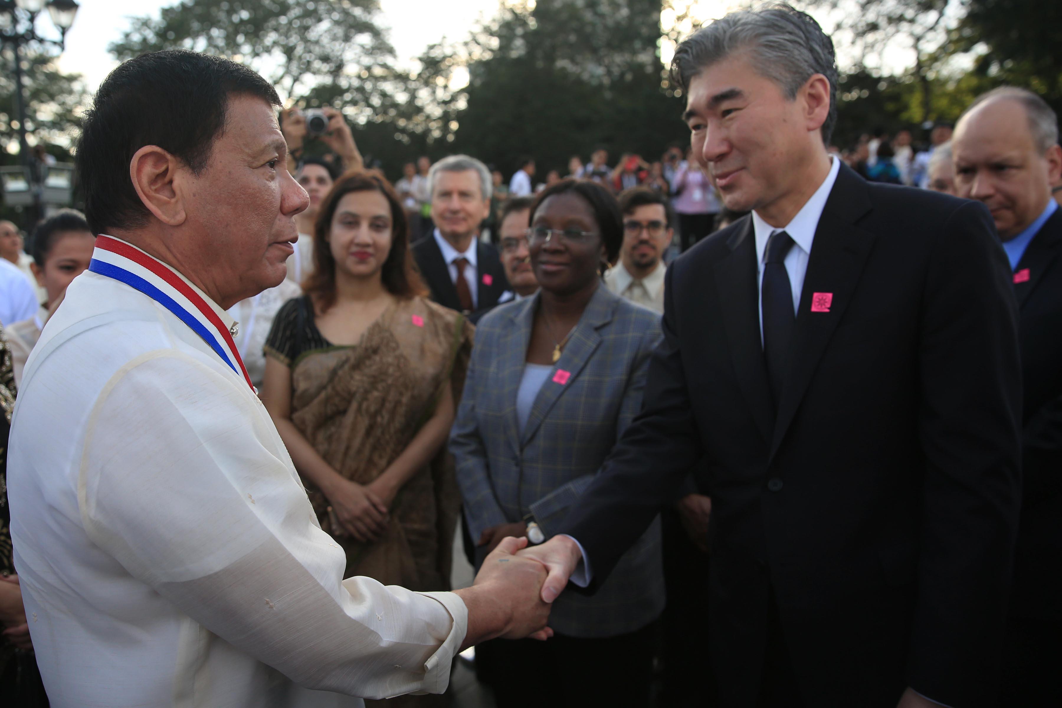 Duterte, US envoy exchange pleasantries on Rizal Day | GMA News Online