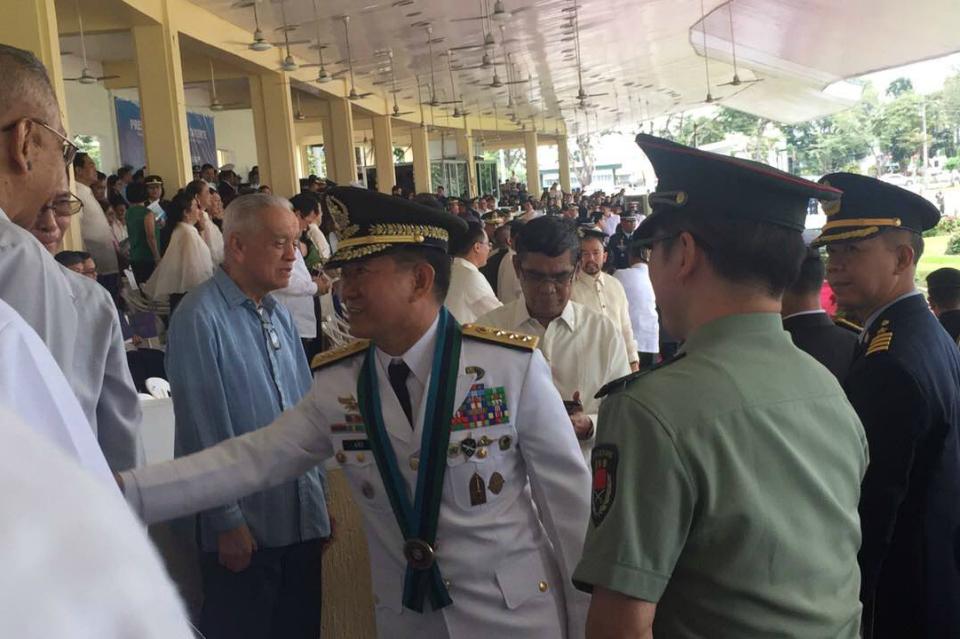 Newly-installed AFP chief Año: Only PHL flag will fly across our land ...