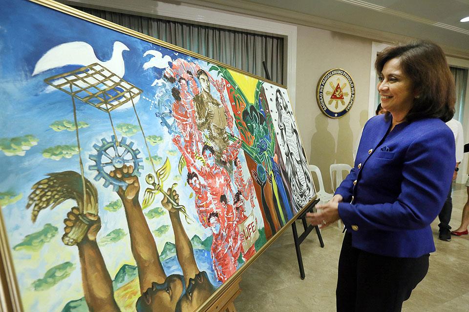 Human rights artists donate mural to OVP | Photos | GMA News Online