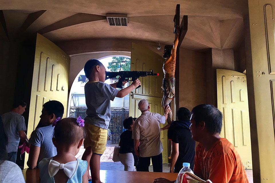 Starting 'em young? | Photos | GMA News Online