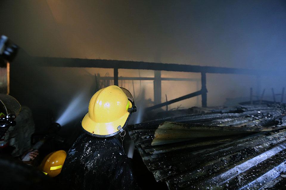 Fire razes VMMC facility | Photos | GMA News Online