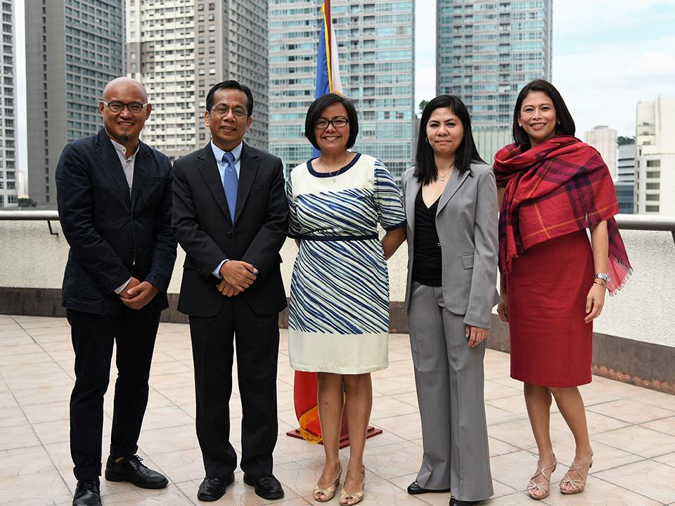 PCC asks SC to lift CA order halting review of SMC-PLDT-Globe telecom ...
