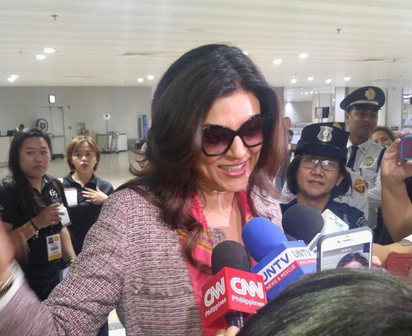 Sushmita Sen says she sees herself in Pia Wurtzbach | GMA News Online
