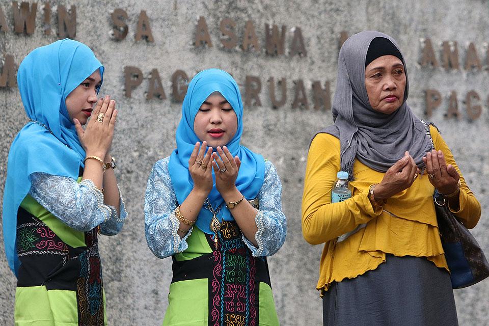 Muslims join call to uplift lives of Filipinos | Photos | GMA News Online