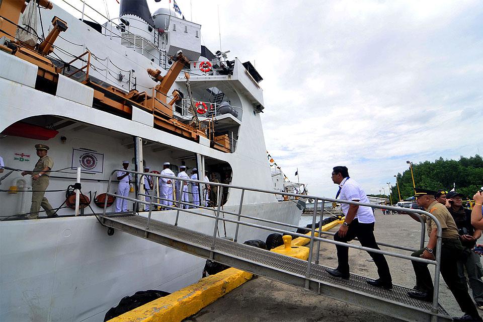 BRP Andres Bonifacio visits GenSan | Photos | GMA News Online