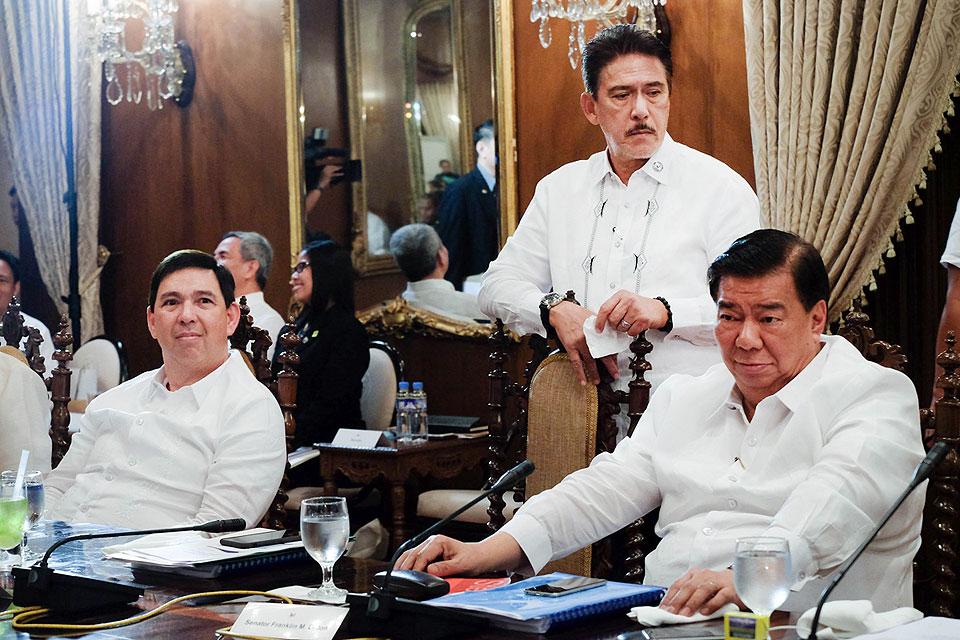 Duterte presides over LEDAC meeting | Photos | GMA News Online